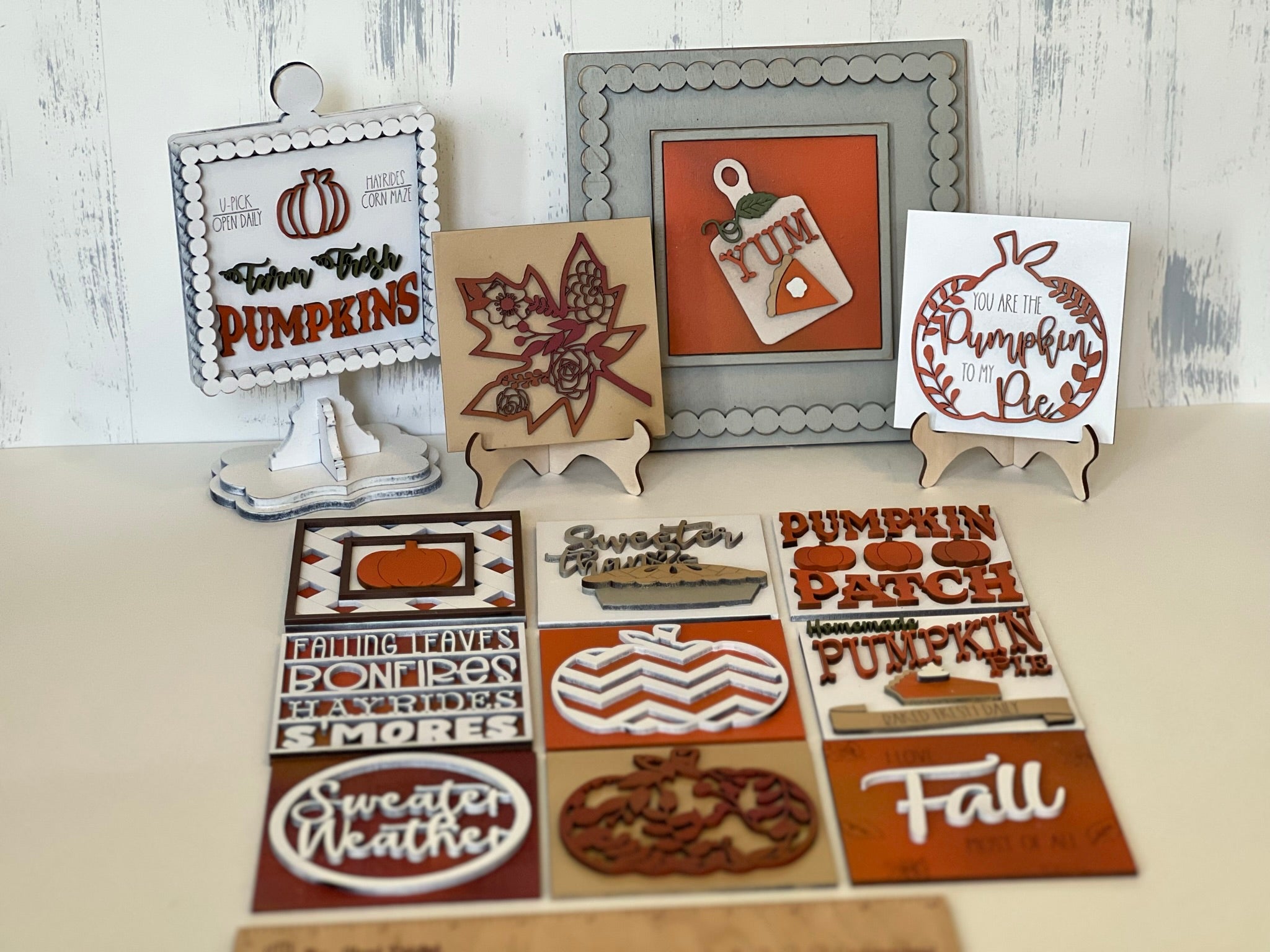 Fall & Pumpkin Pie Leaning Ladder Interchangeable Signs – MrsHandPainted